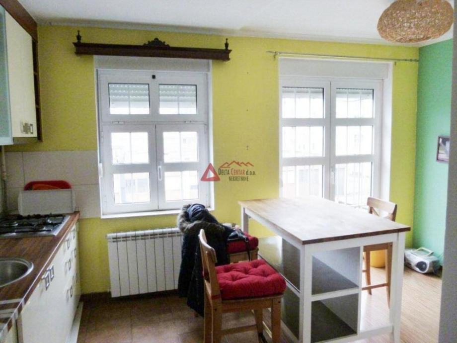 Kamaufova kod Kvatrića,UREĐEN 2-s,3. kat,66m2, MOGUĆA NADOGRADNJA (prodaja)