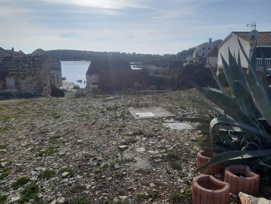 Kamena kucica blizu mora. Stone cottage close to the sea (prodaja)