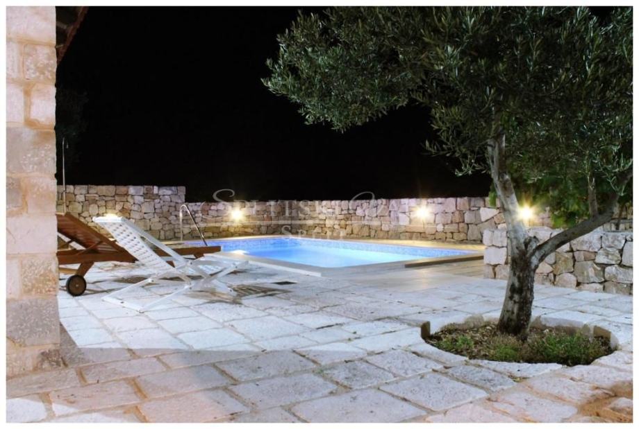 Kamena vila s bazenom - Vrsine (prodaja)
