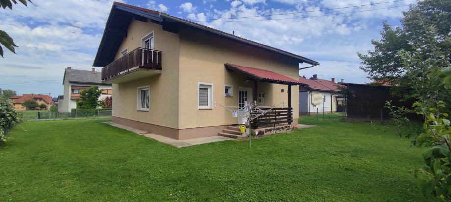 Karlovac, Borlin - prostrana kuća s potencijalom (prodaja)