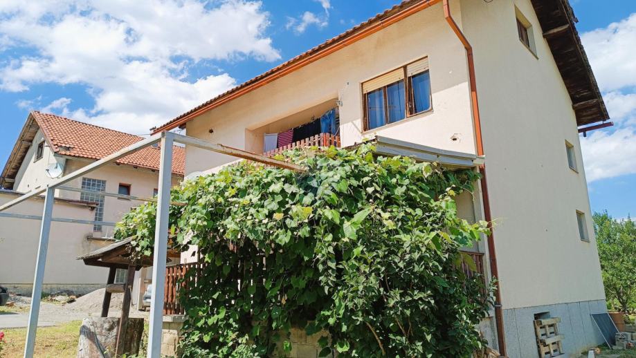 Karlovačka županija , Plaški - Kuća u centru (prodaja)