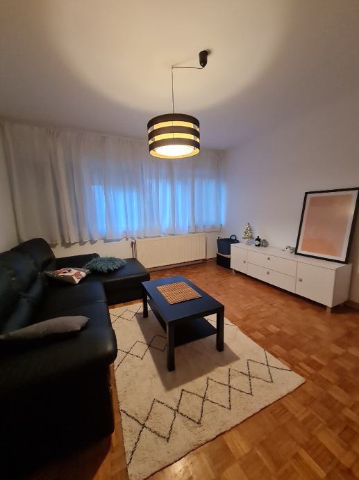 KC stan, 2s, centar (iznajmljivanje)