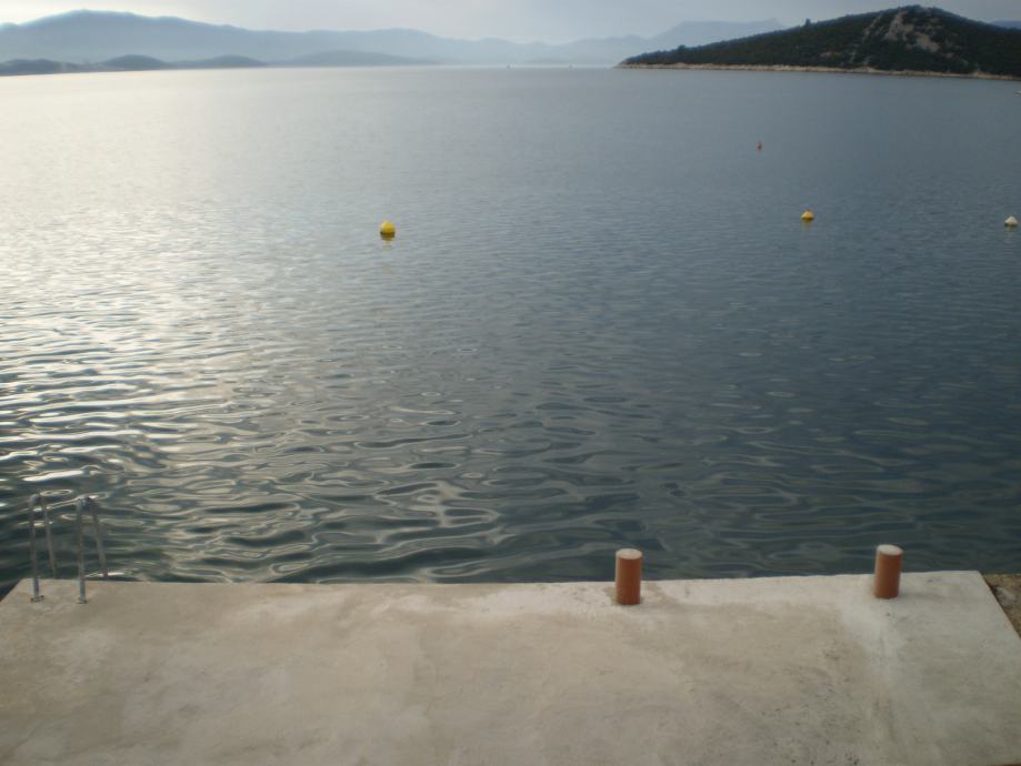 Klek, kuća