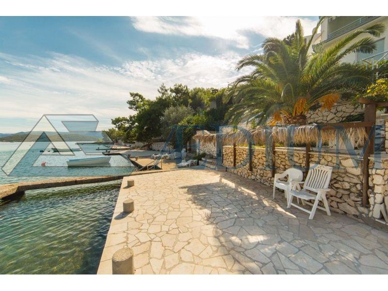 KLEK /REPIĆ - DVA STANA PRVI RED UZ MORE (prodaja)