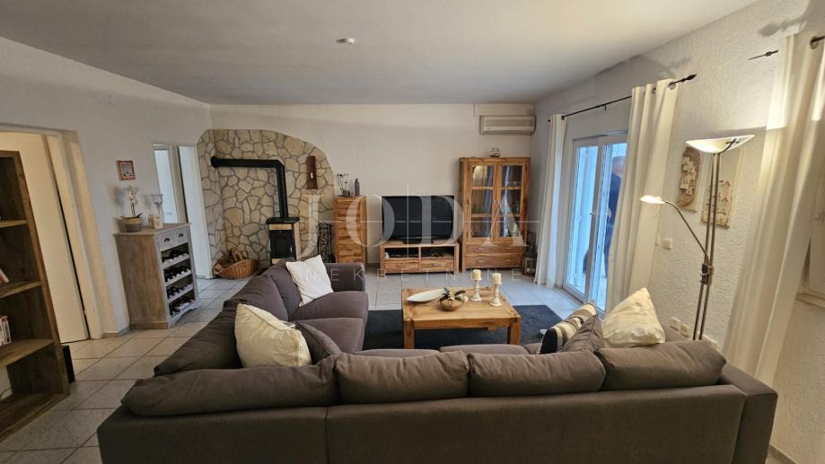 Klenovica kuća sa tri jedinice (prodaja)