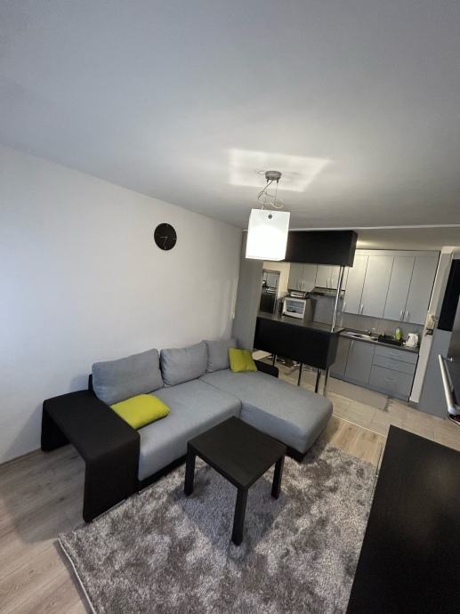 KNEŽIJA, DVOSOBAN STAN - 35 m2 - GARAŽNO MJESTO, NOVOUREĐEN ...