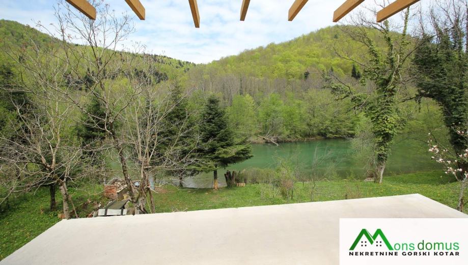 Uz korito rijeke Kupe