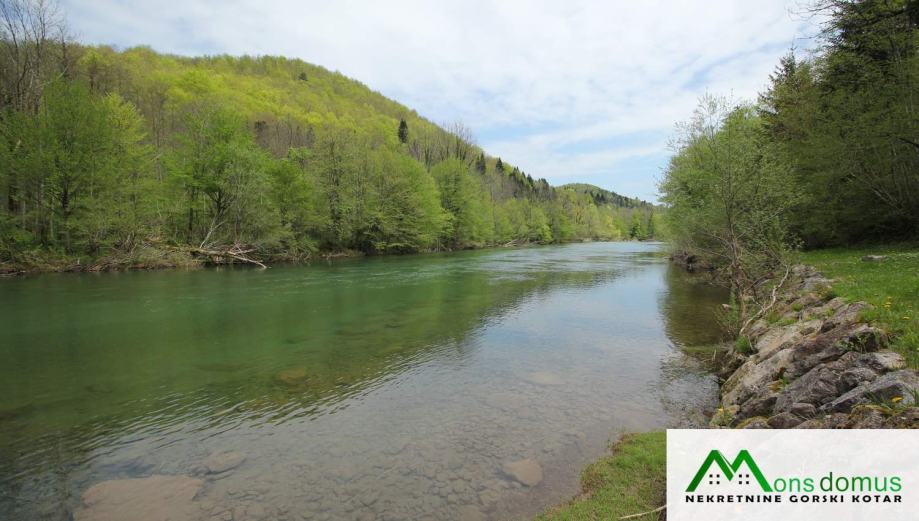 Uz korito rijeke Kupe