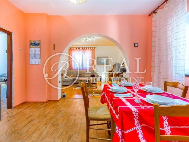 Kostrena,etaža kuće 120 M2,najam (iznajmljivanje)