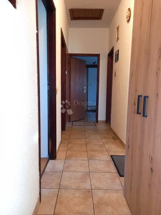 Kostrena, etaža kuće sa pogledom na more (prodaja)