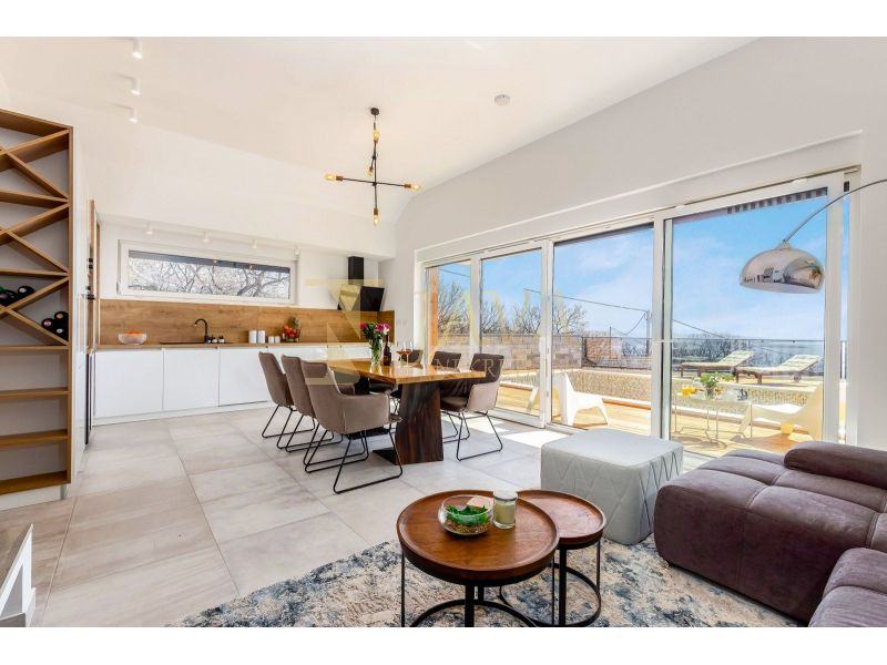 KOSTRENA, NAJAM LUKSUZNE KUĆE! (iznajmljivanje)