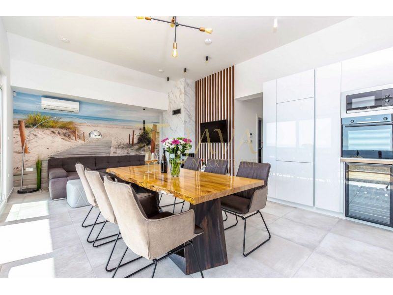 KOSTRENA, NAJAM LUKSUZNE KUĆE! (iznajmljivanje)