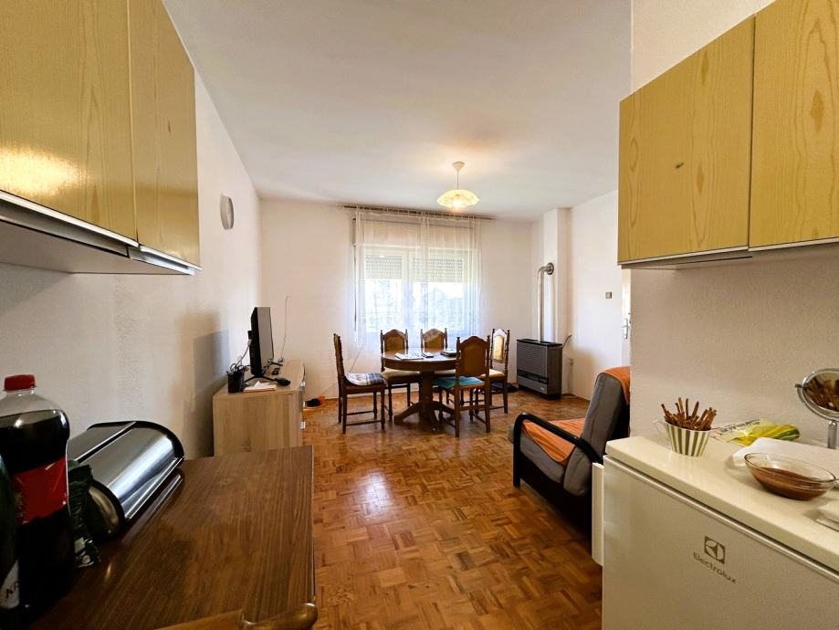 Križ - Ivanić Grad, stan 150 m2 na dvije etaže, vrt i dvorište (prodaja)