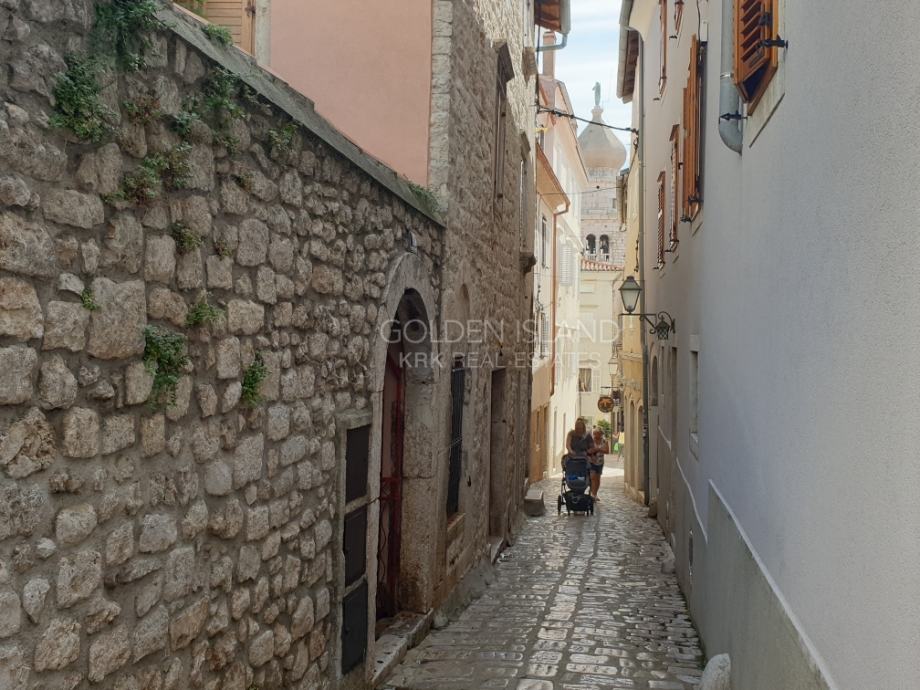 KRK, Stari Grad, kuca u Centru! (prodaja)
