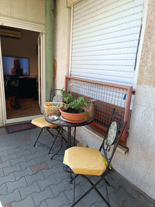 KRNJEVO, 2 S+DB, 50 M2, PRIZEMLJE, TERASA, PARKING, PRILIKA (prodaja)