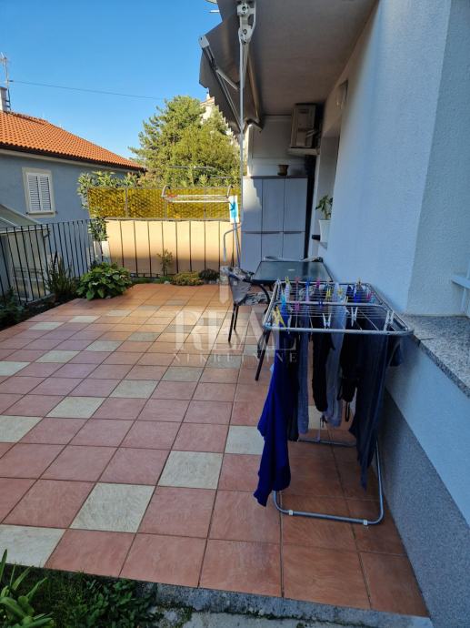 KRNJEVO-STAN NA ODLIČNOJ LOKACIJI, 2S+DB OD 54 m2, TERASA (prodaja)