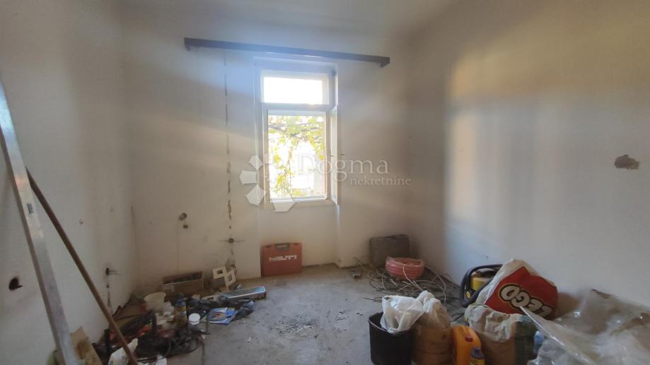 Kuća s 2 stana i garažom Banderovo (prodaja)