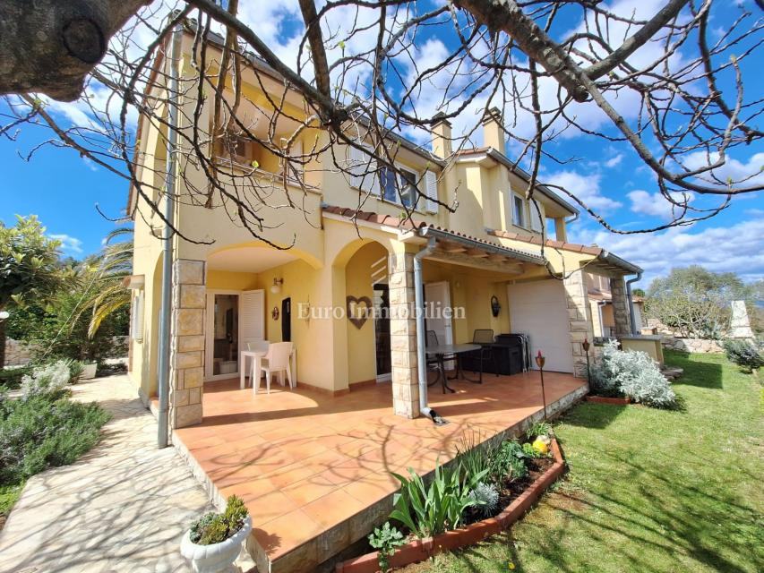 Kuća 200 metara od mora, Malinska! (prodaja)