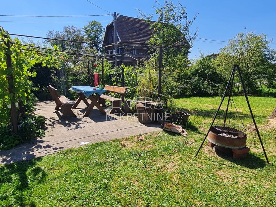 KUĆA 200m2, IVANIĆ-GRAD (prodaja)