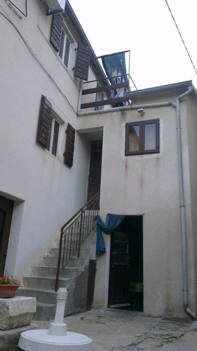 Kuća: Betina, dvokatnica 145 m2 (prodaja)