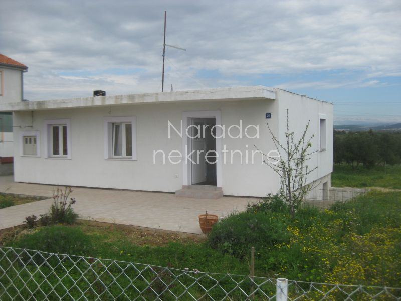 Kuća: Biograd na Moru, prizemnica, 120 m2 (prodaja)