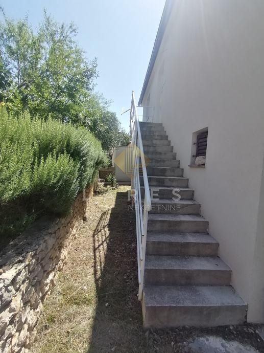 KUĆA BLIZU MORA MEKA DRAGA (prodaja)