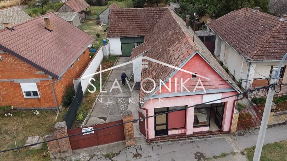 Stambeno - poslovna zgrada, Bršadin, 160 m2, na 2390 m2 parceli (prodaja)