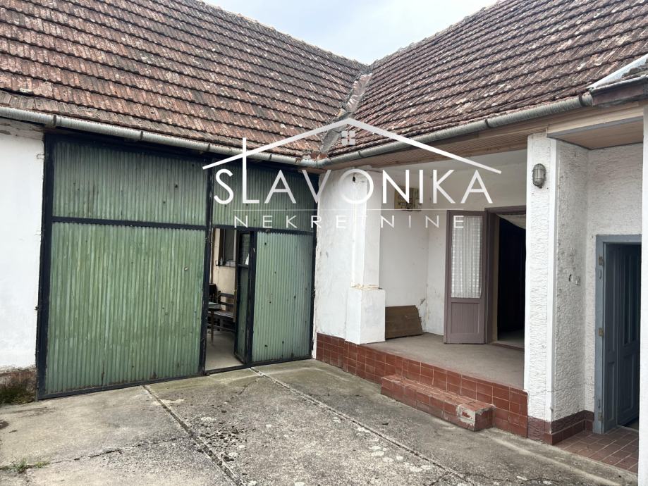 Stambeno - poslovna zgrada, Bršadin, 160 m2, na 2390 m2 parceli (prodaja)