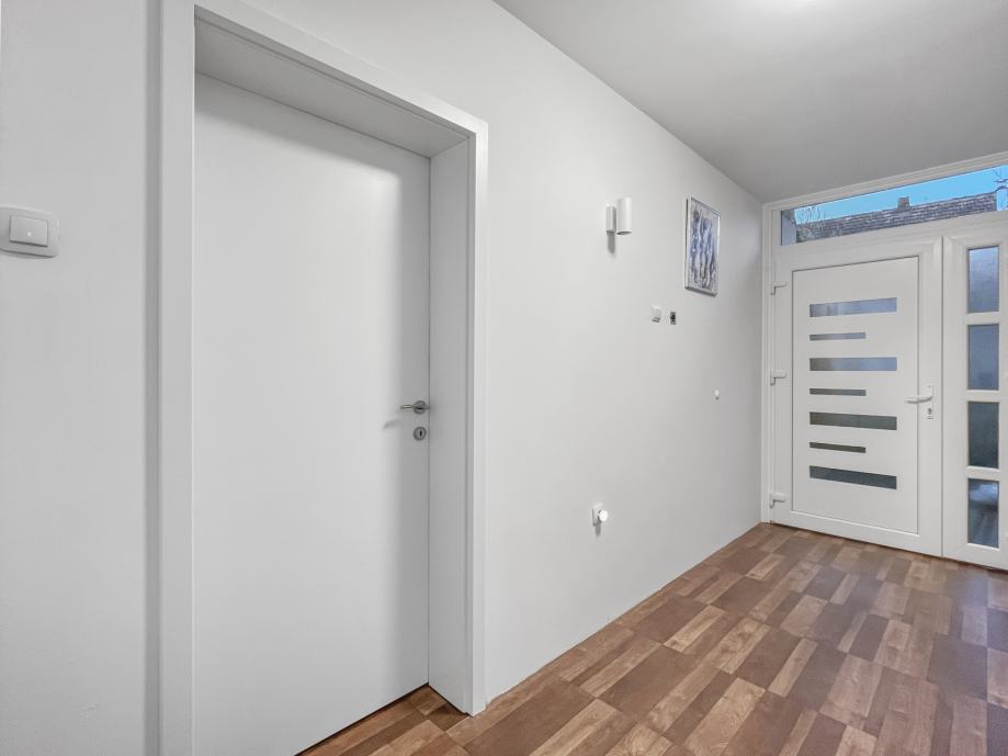 Kuća: Češko Selo (ulica Braće Kunert), 6 - 8 osoba, novouređeno ...
