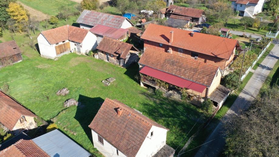 Kuća, dvorište, voćnjak i gospodarski objekti (prodaja)