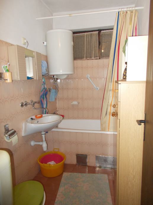 Kuća: Grabovac Banski, katnica, 100 m2 (prodaja)