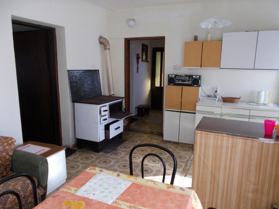 Kuća: Grabovac Banski, katnica, 100 m2 (prodaja)