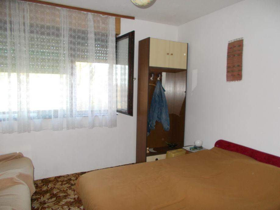 Kuća: Grabovac Banski, katnica, 100 m2 (prodaja)