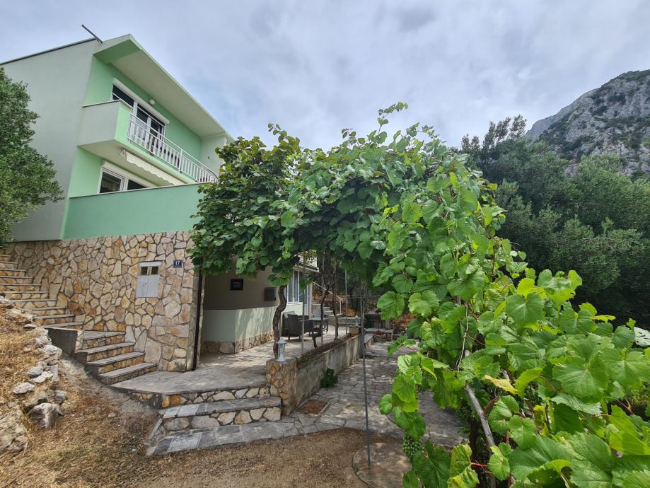 Gradac, Makarska riviera, kuća sa pogledom na more, 190.00 m2 (prodaja)