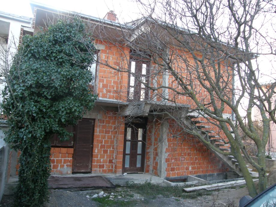 Kuća: Jadranovo, katnica 150 m2 (prodaja)