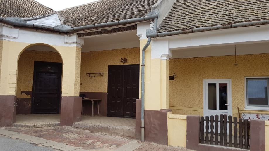 Kuća: Kneževi Vinogradi, prizemnica, 110.00 m2, centar (prodaja)