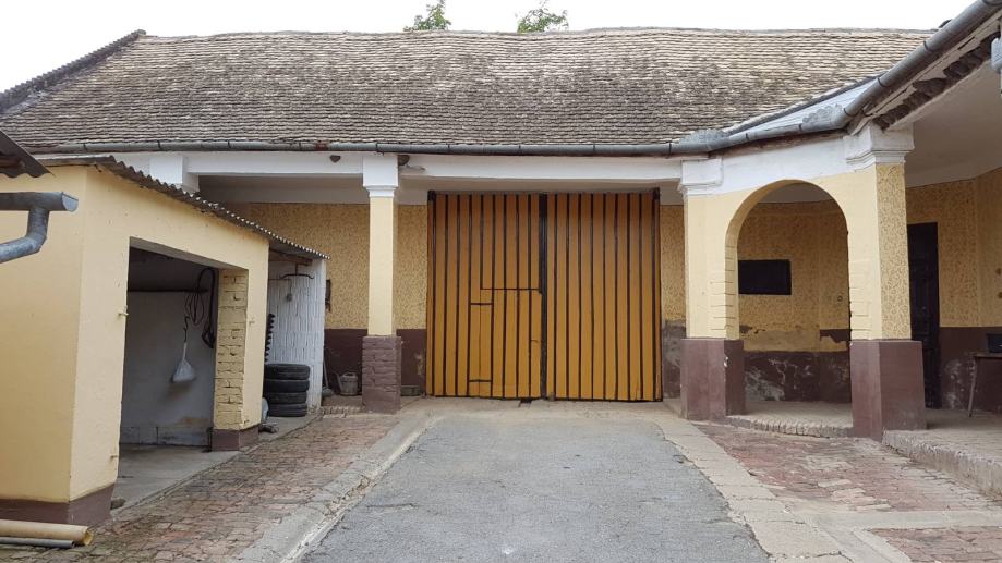 Kuća: Kneževi Vinogradi, prizemnica, 110.00 m2, centar (prodaja)