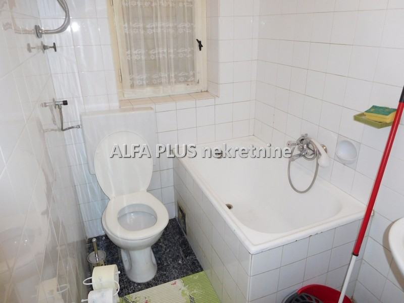 Kuća: Makarska, dvokatnica, 180 m2 (prodaja)