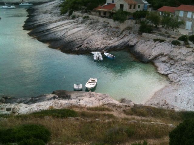Kuća: Mala Travna otok Vis (prodaja)