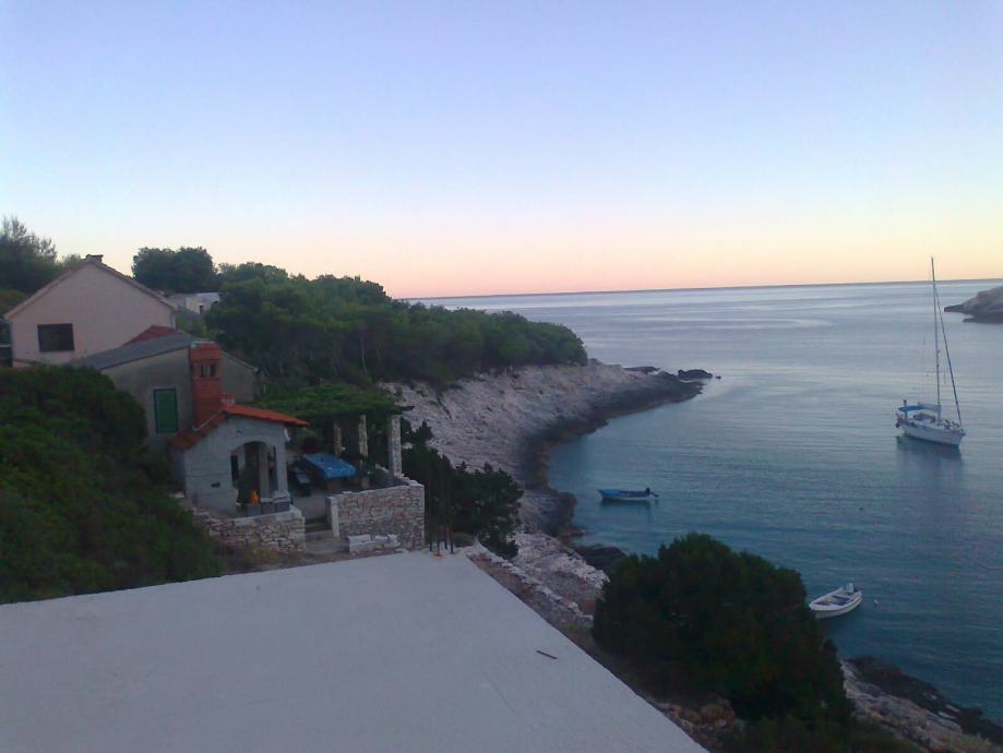 Kuća: Mala Travna otok Vis (prodaja)