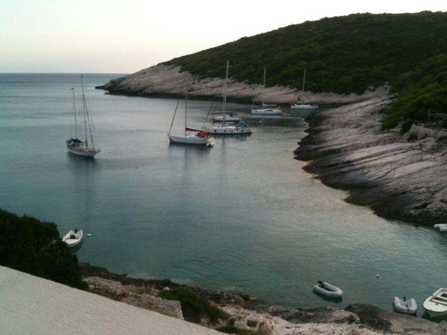 Kuća: Mala Travna otok Vis (prodaja)