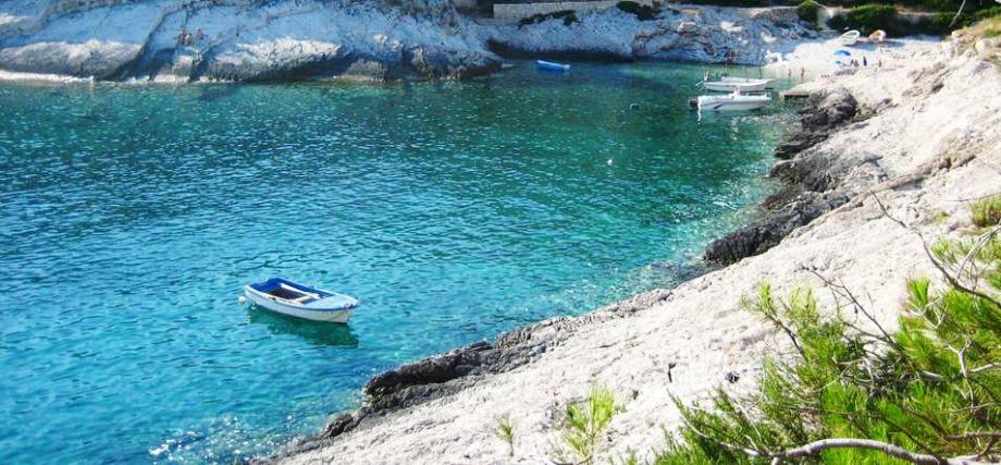Kuća: Mala Travna otok Vis (prodaja)