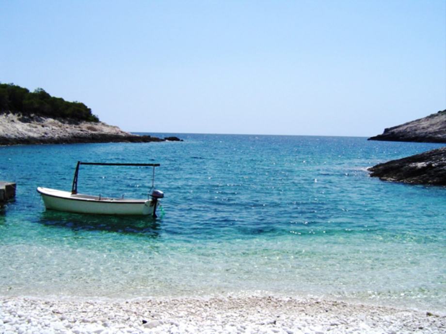 Kuća: Mala Travna otok Vis (prodaja)