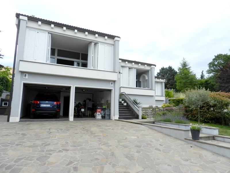 Kuća Njivice, Omišalj, 300m2 (prodaja)