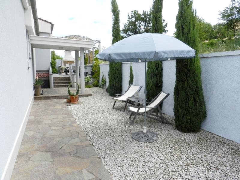 Kuća Njivice, Omišalj, 300m2 (prodaja)
