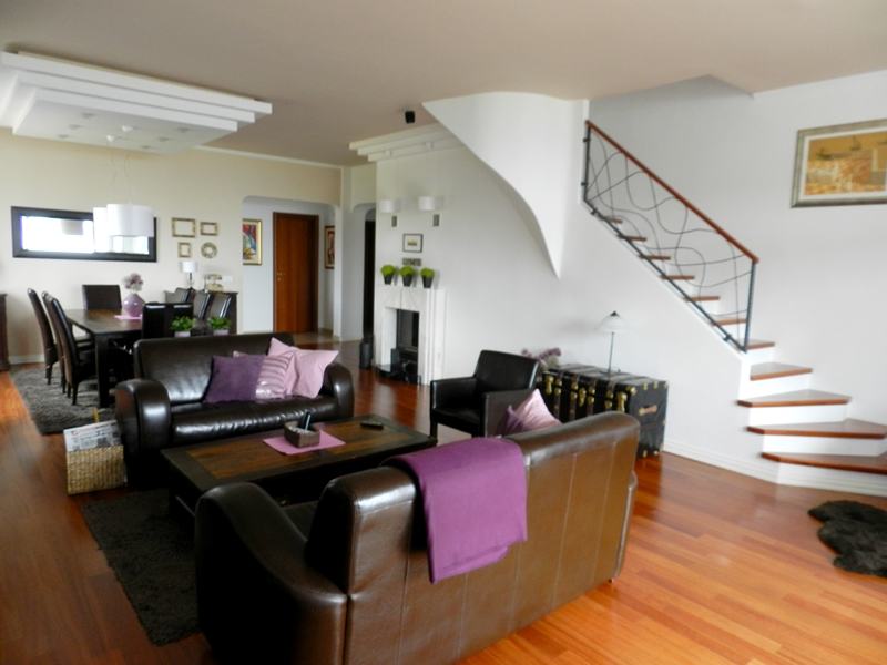 Kuća Njivice, Omišalj, 300m2 (prodaja)