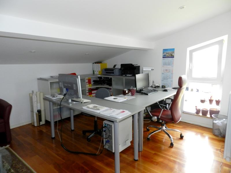 Kuća Njivice, Omišalj, 300m2 (prodaja)