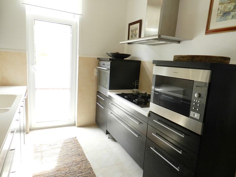 Kuća Njivice, Omišalj, 300m2 (prodaja)