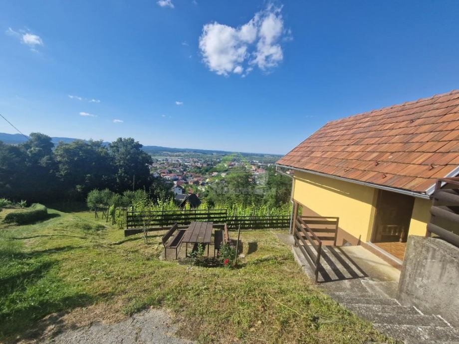 Kuća za odmor sa vinogradom te panoramskim pogledom na grad Ivanec!