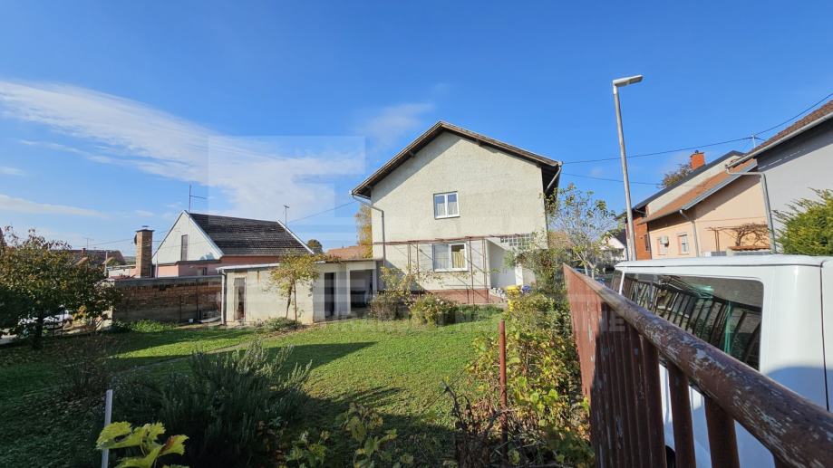 Kuća: Osijek, katnica, 140 m2, 5 soba, garaža, Mostarska (prodaja)